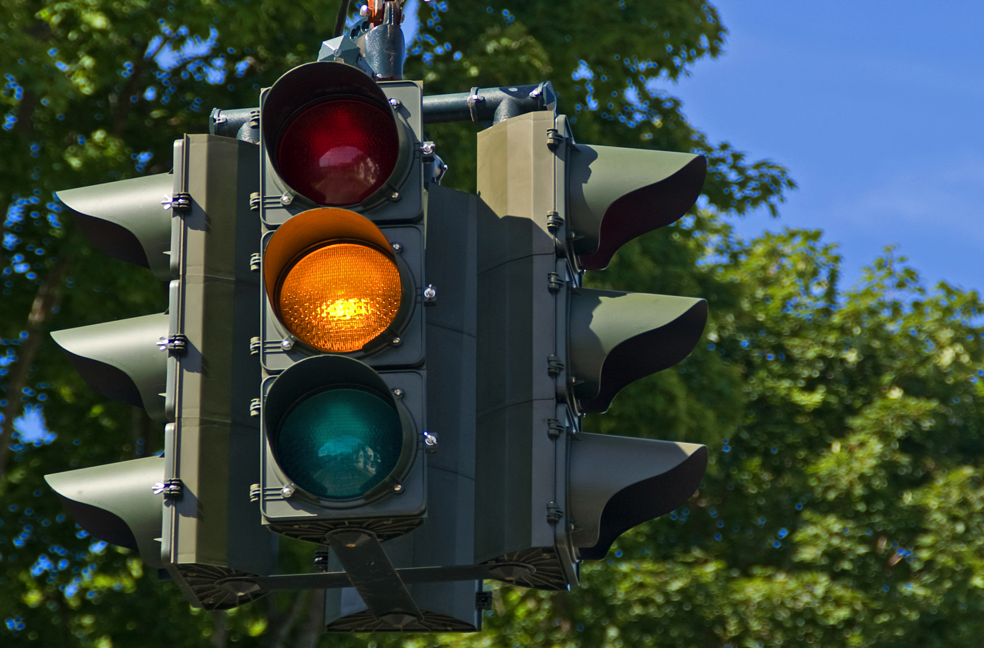Ignoring Traffic Signals in Louisiana - Olinde Law Firm